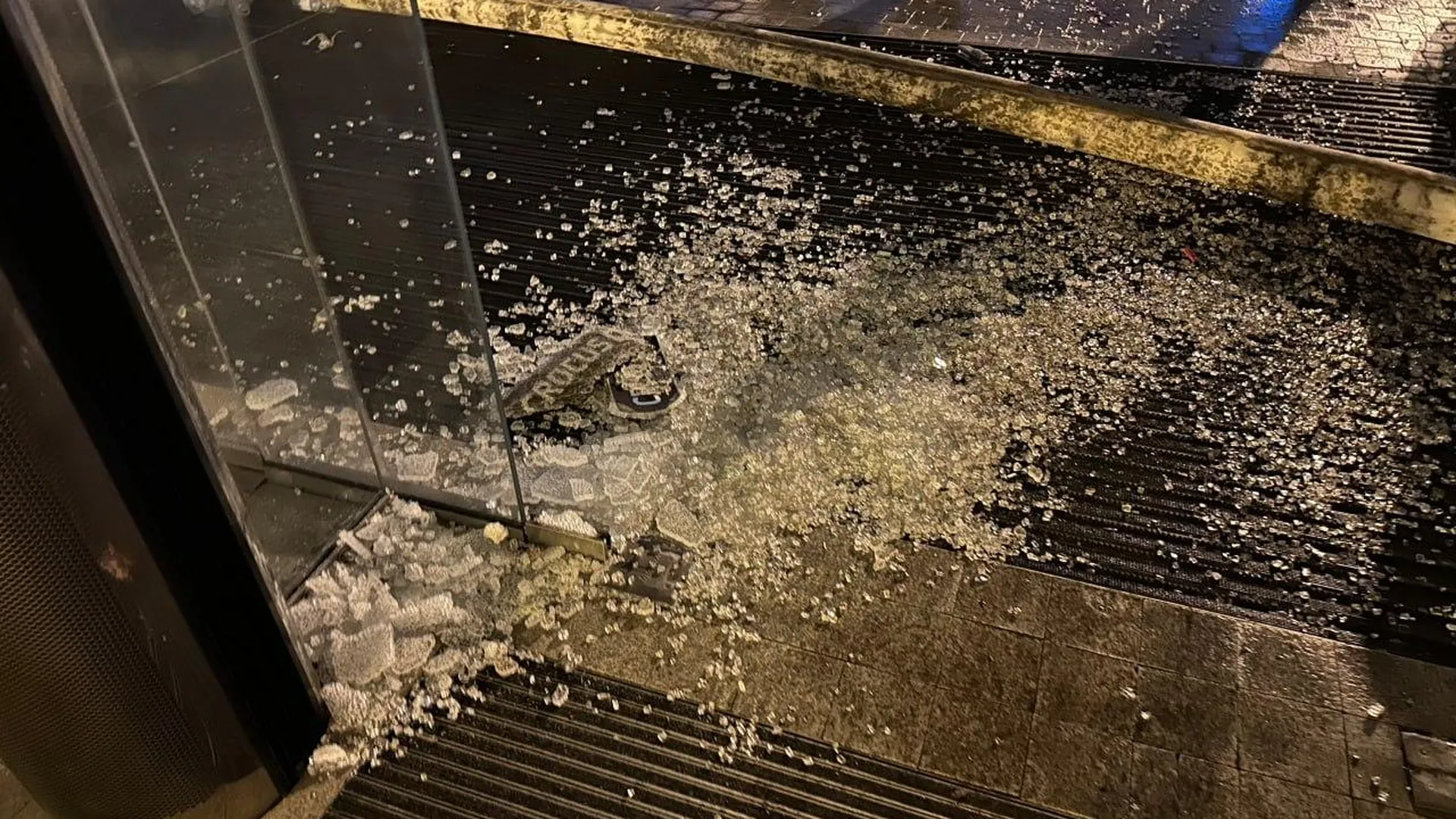 Появились фотографии изнутри здания Crocus City Hall | 360°